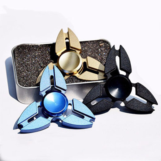 Con Quay 3 Cánh Fidget Spinner Kim Loại