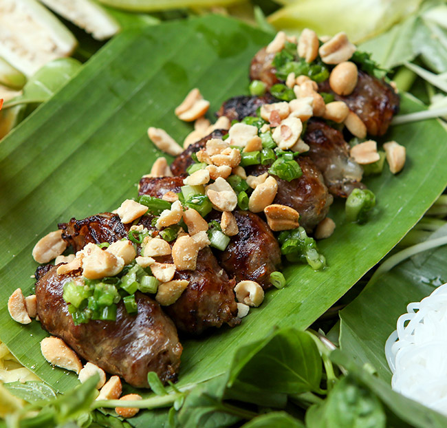 Món Ngon Miền Quê - Nơi Yêu Thích Của Nhiều Nghệ Sĩ Nổi Tiếng - Quán Gỗ