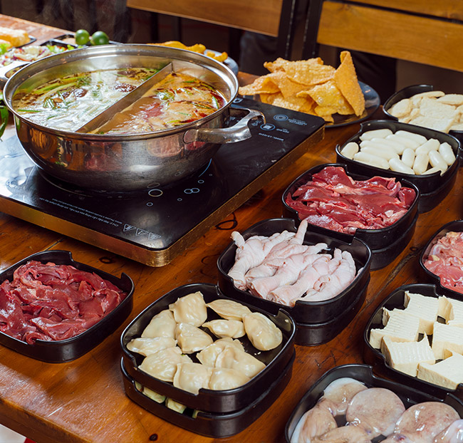 Nighteen Rooftop Hotpot - Buffet Lẩu Truyền Thống + Hải Sản
