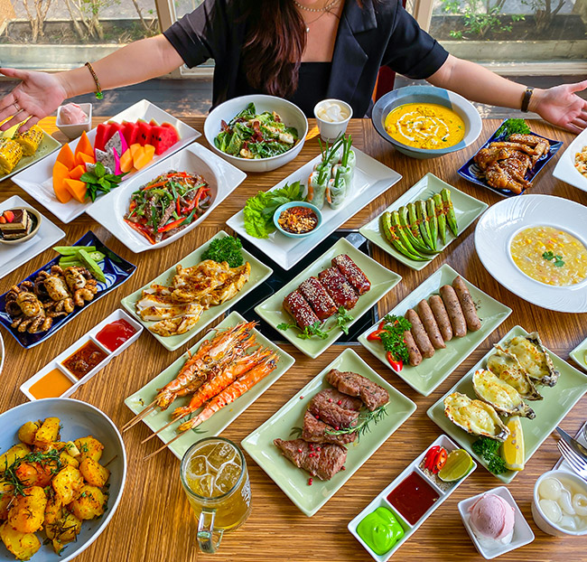 Equatorial - Buffet Hải Sản Nướng BBQ Cao Cấp, Bao Gồm Nước