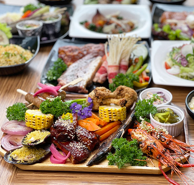 Equatorial - Buffet Hải Sản Nướng BBQ Cao Cấp, Bao Gồm Nước