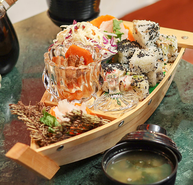 Tokyo Sushi & Milk Tea - Combo Sushi/ Sashimi + Nghỉ Giường Nằm