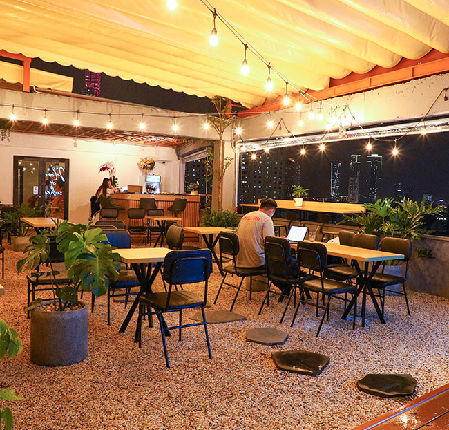 4Bs Rooftop - Set 4 Món Cùng Chill Với View 360 Ngắm Trọn Sài Gòn